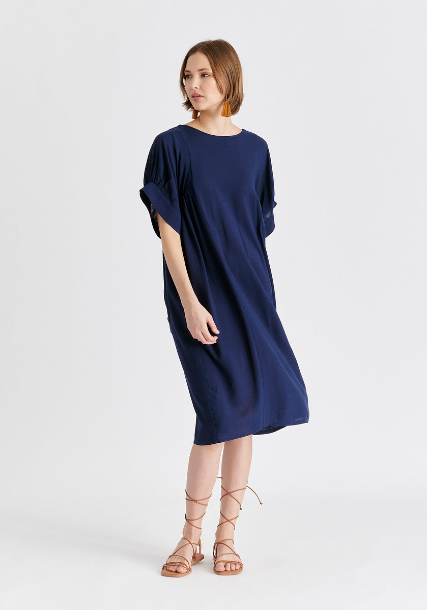 Relaxed Fit Dress with Back Bow Detail in Navy | Dresses – Paisie